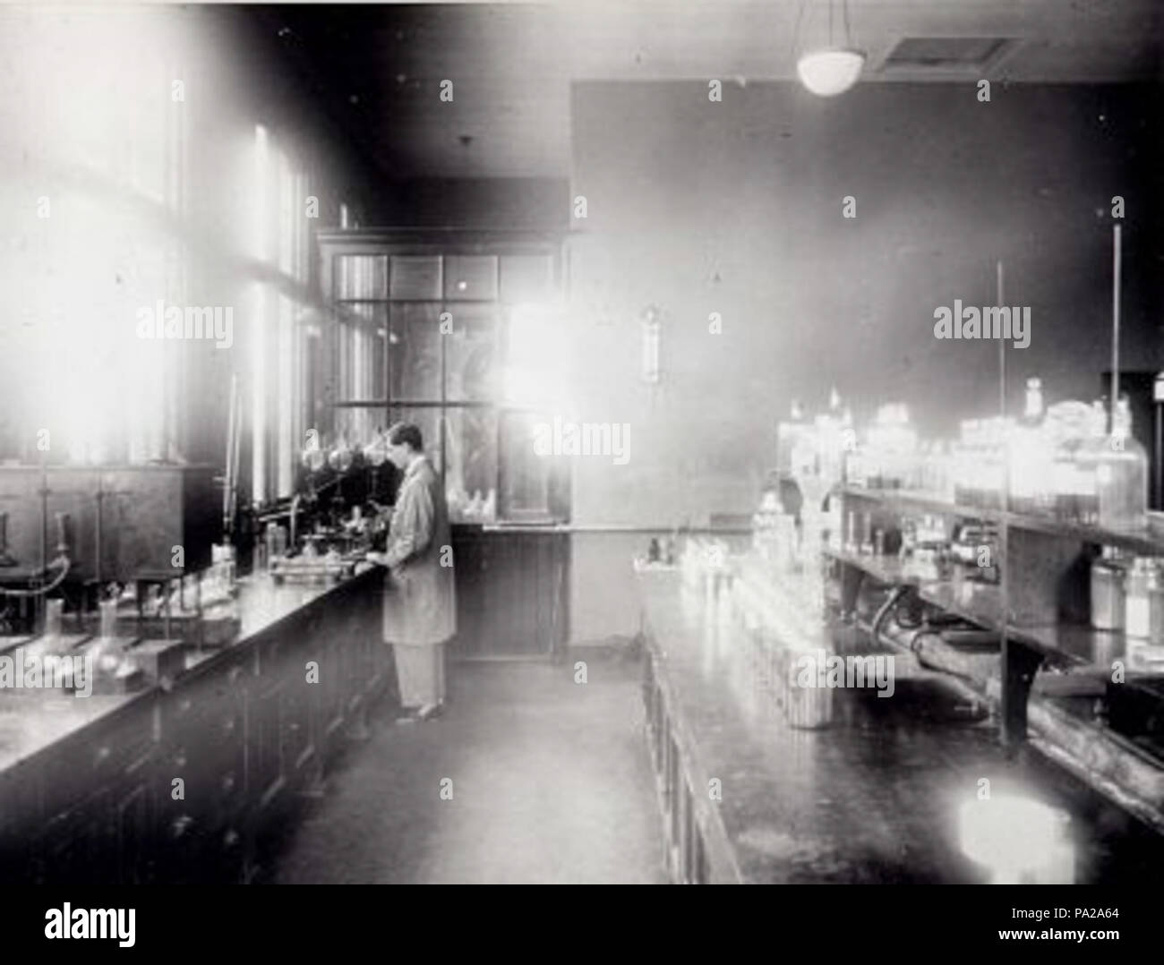 Laboratory 20th century hi-res stock photography and images - Alamy