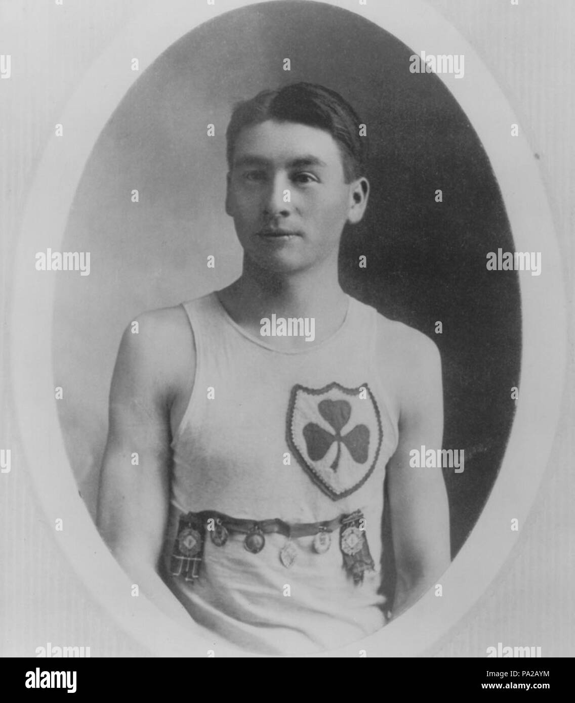 Decoteau hi-res stock photography and images - Alamy