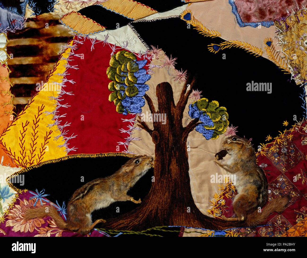 Chipmunk and bird crazy quilt hi-res stock photography and images - Alamy