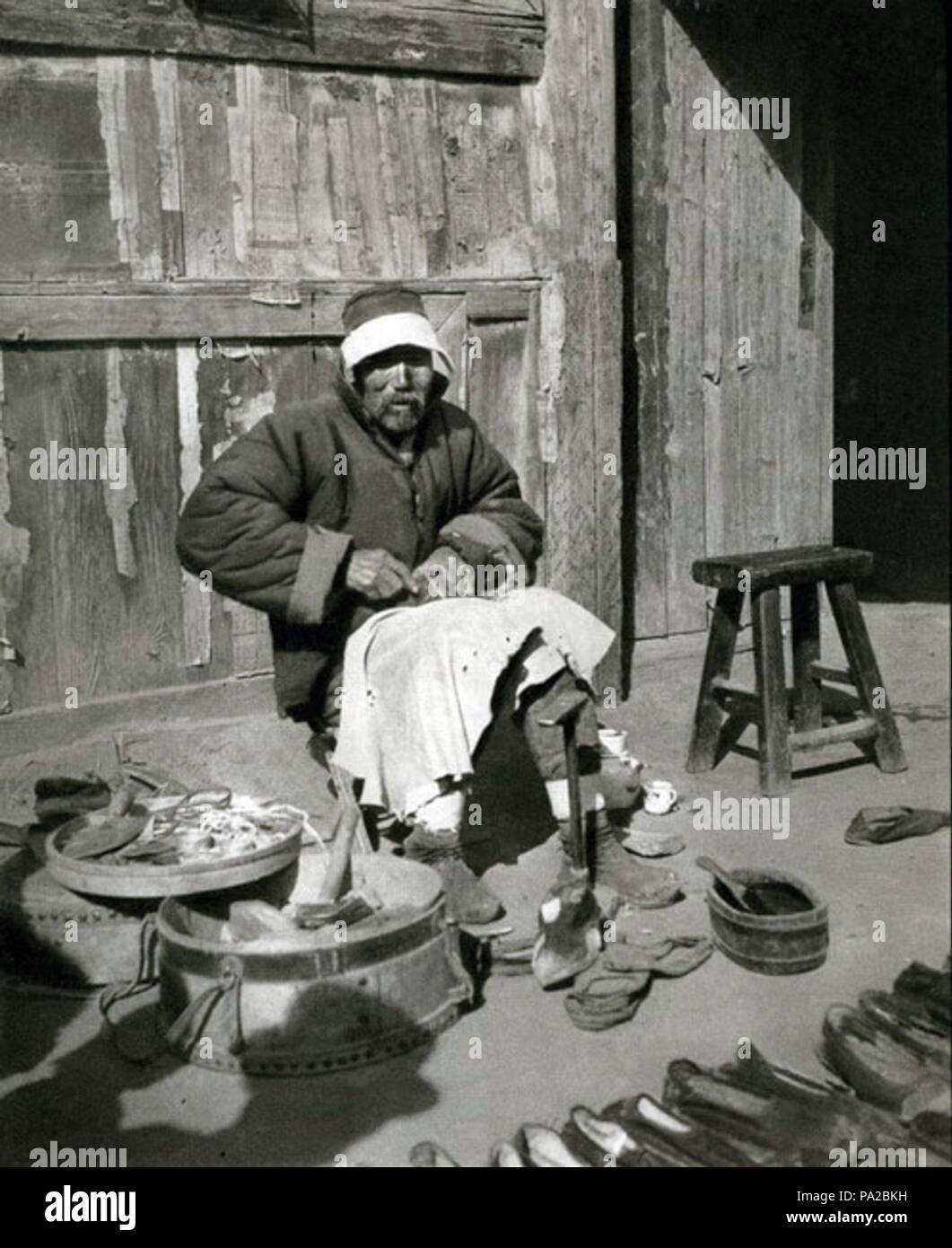 Manual labor early 1900s hi-res stock photography and images - Alamy
