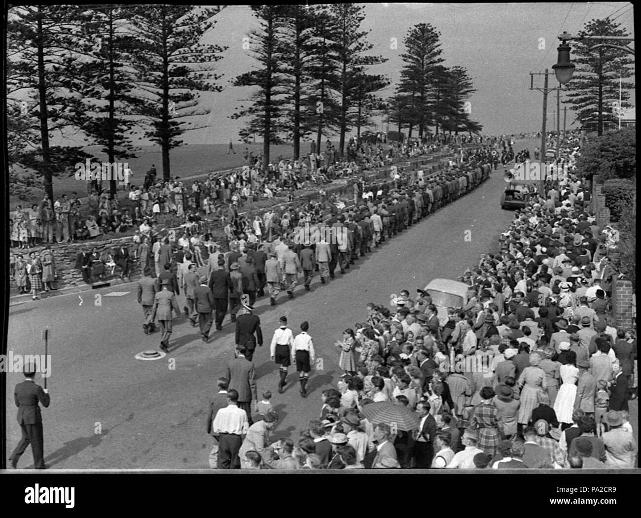 Anzac day march Black and White Stock Photos & Images - Alamy