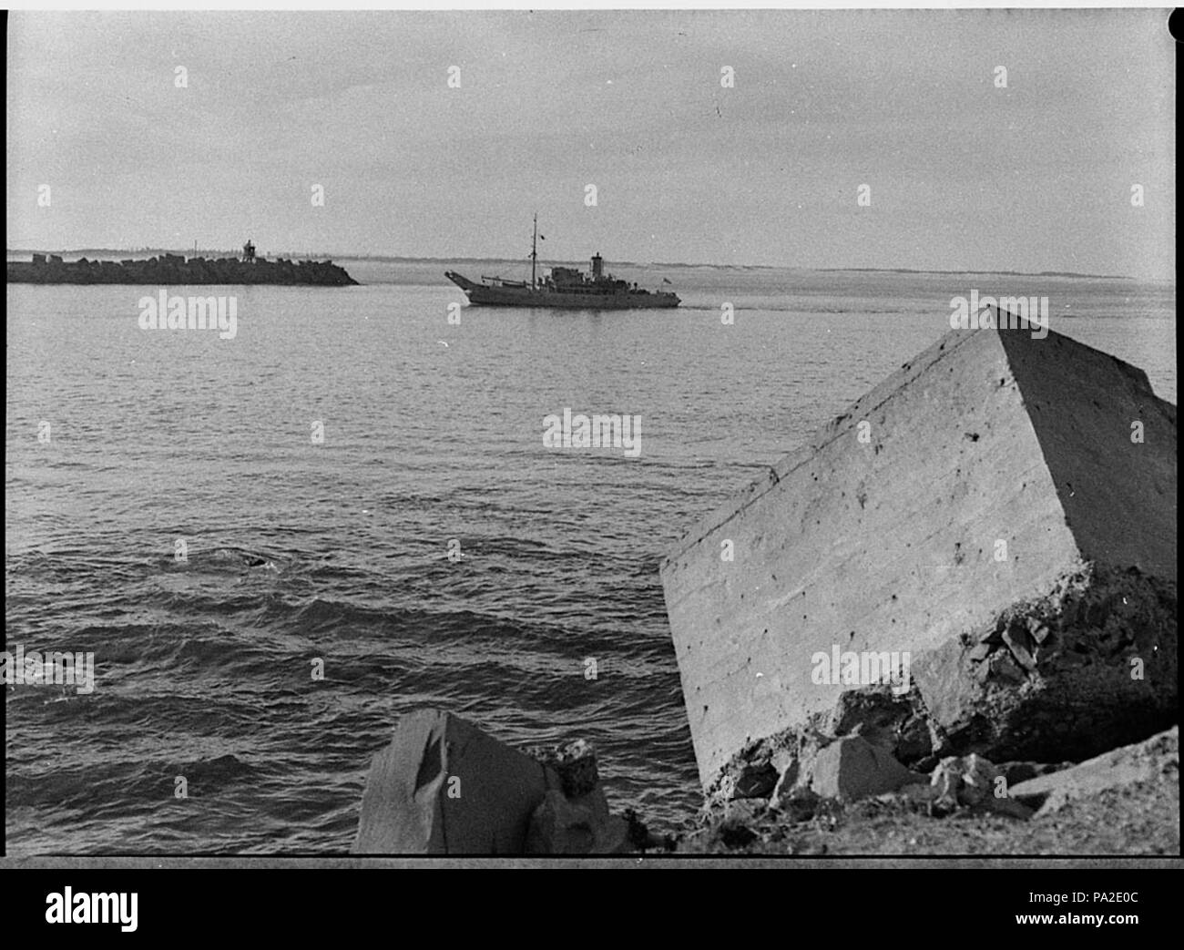 Boom defence vessel hi-res stock photography and images - Alamy