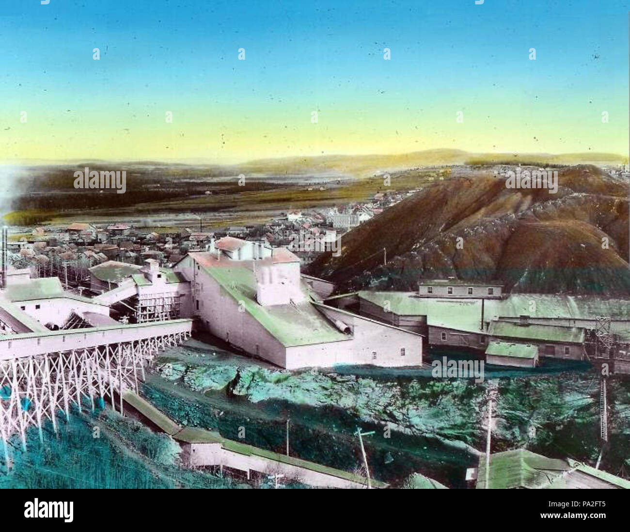Asbestos mine quebec hi-res stock photography and images - Alamy