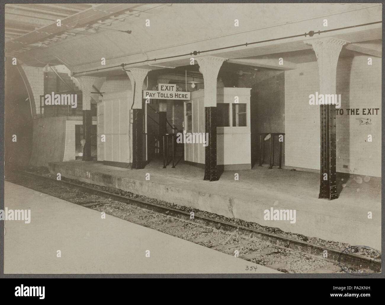 . English: Devonshire station (now part of State Street station) on the ...