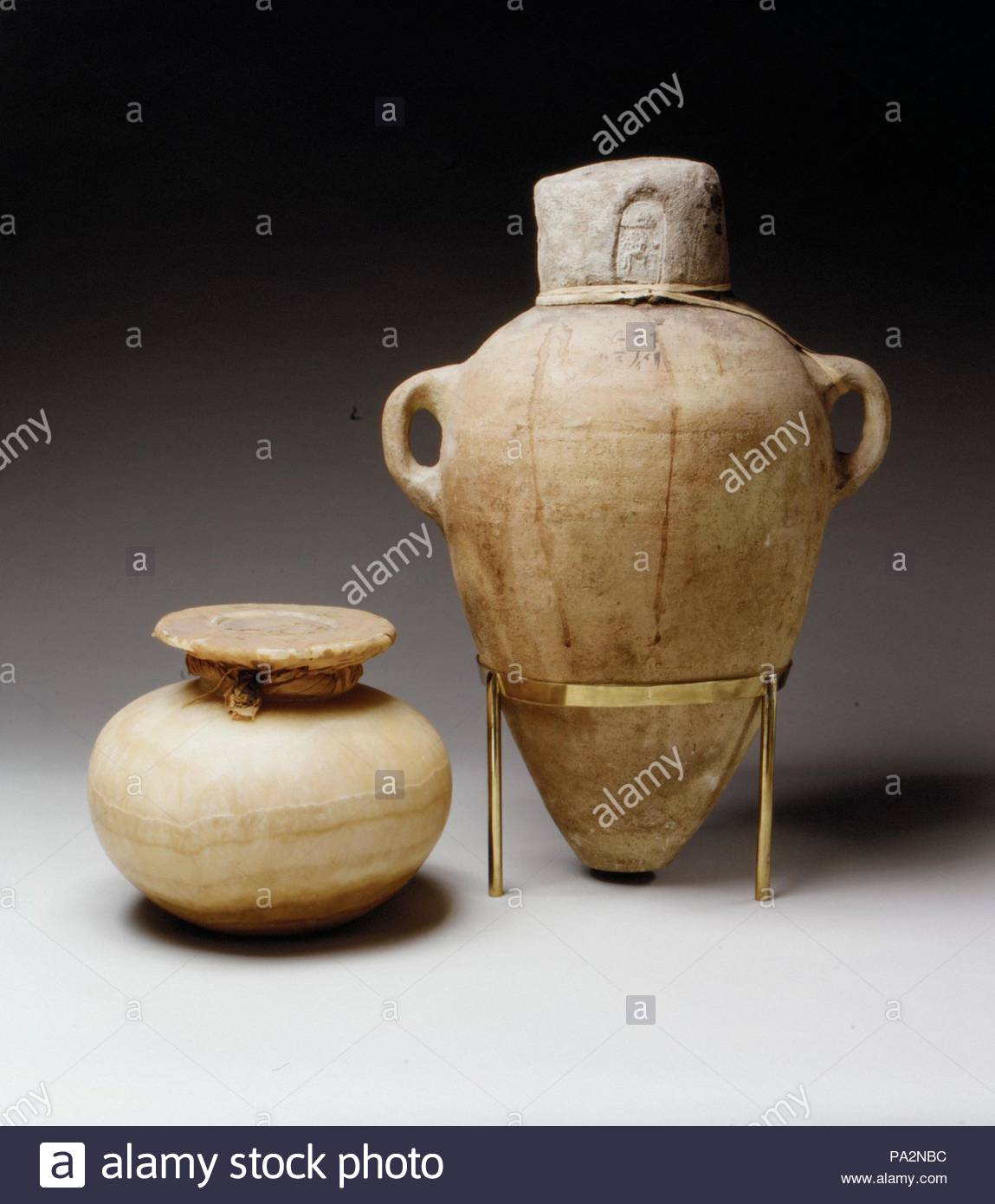 Alabaster Jar Stock Photos & Alabaster Jar Stock Images - Alamy