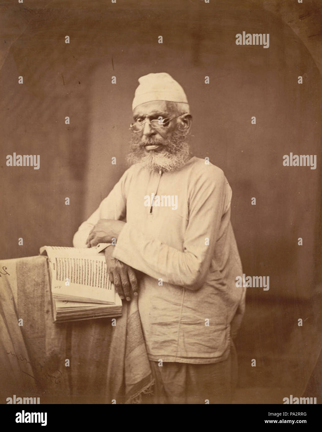 Muslim scholar hi-res stock photography and images - Alamy