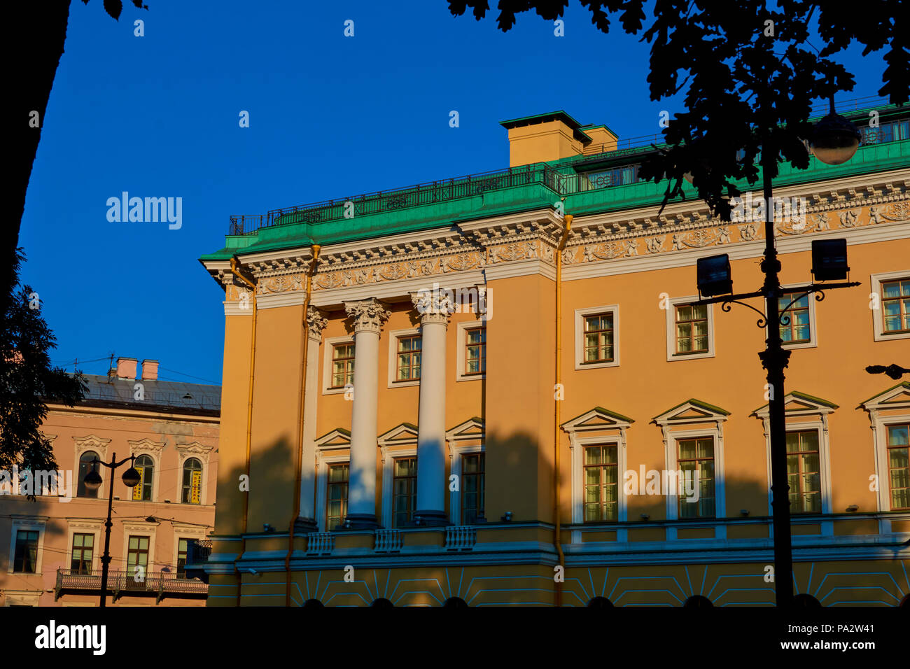 historic house river view Stock Photo - Alamy