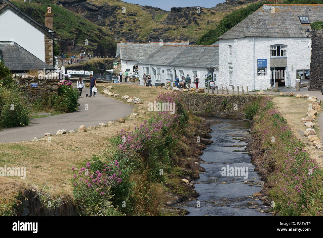 Visit boscastle hi-res stock photography and images - Alamy