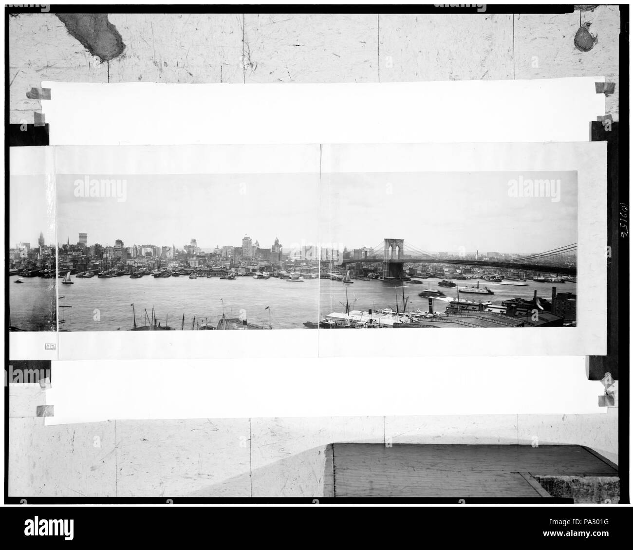 The metropolis port Black and White Stock Photos & Images - Alamy