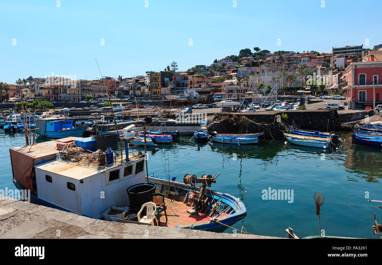 Aci trezza port hi-res stock photography and images - Alamy