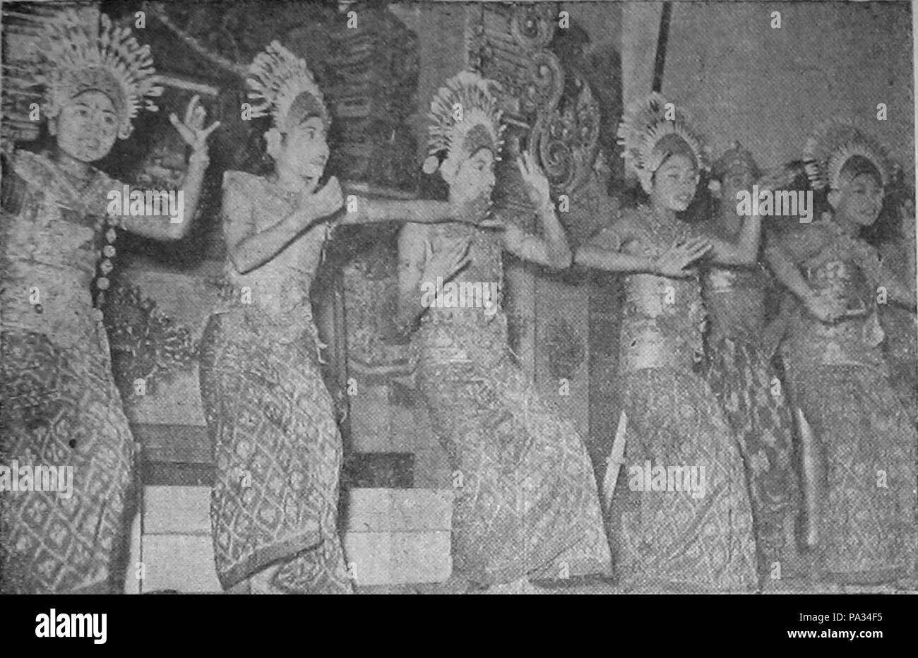 Janger dance Black and White Stock Photos & Images - Alamy