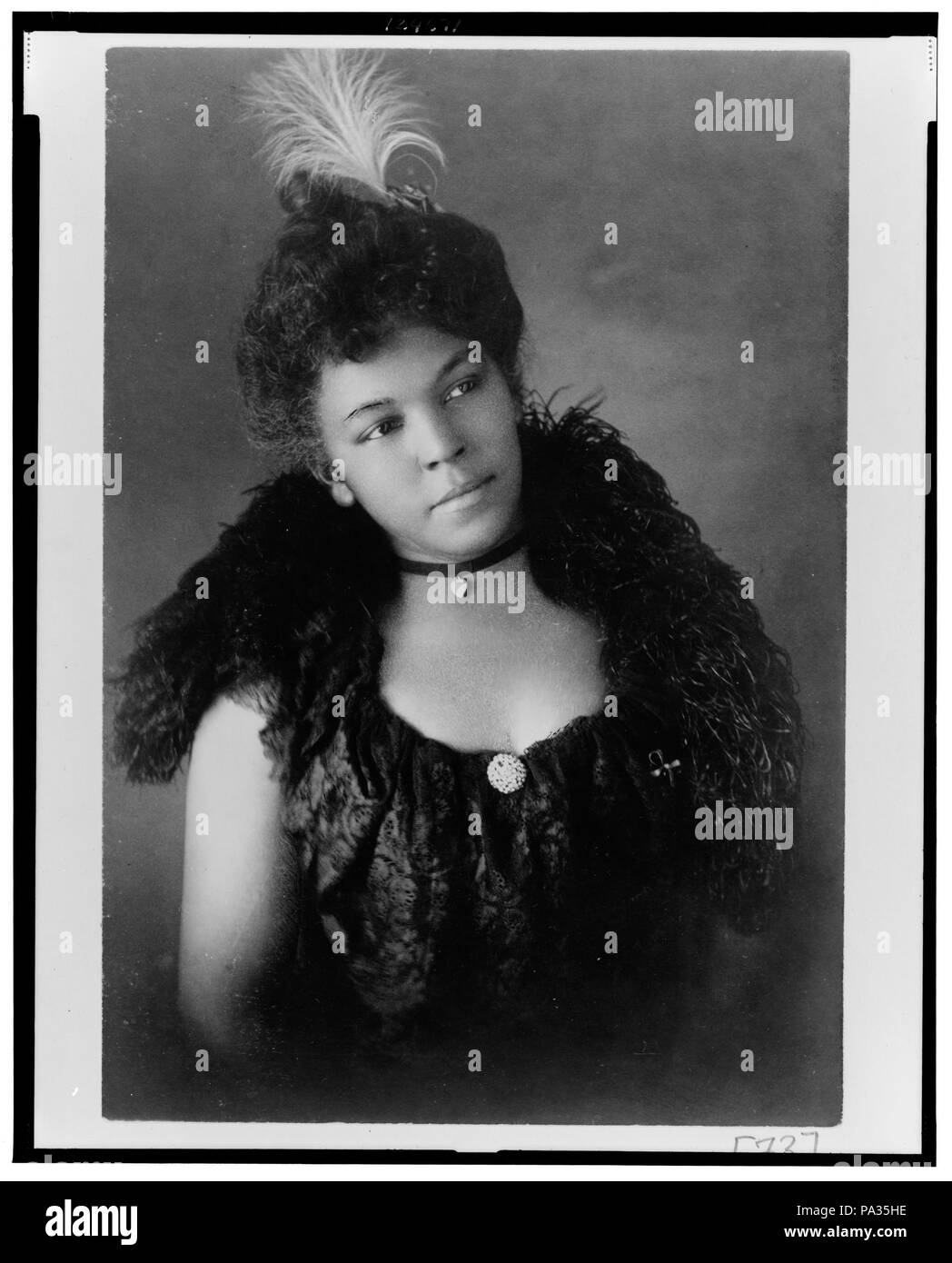 Facing the right hi-res stock photography and images - Alamy