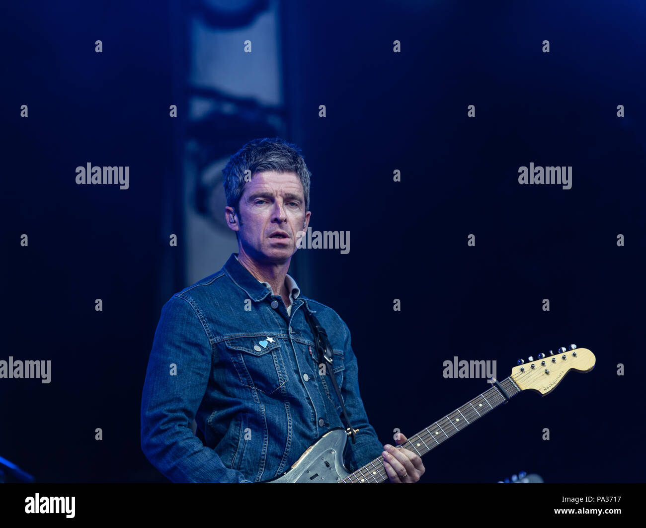 Controversial concerts hi-res stock photography and images - Alamy
