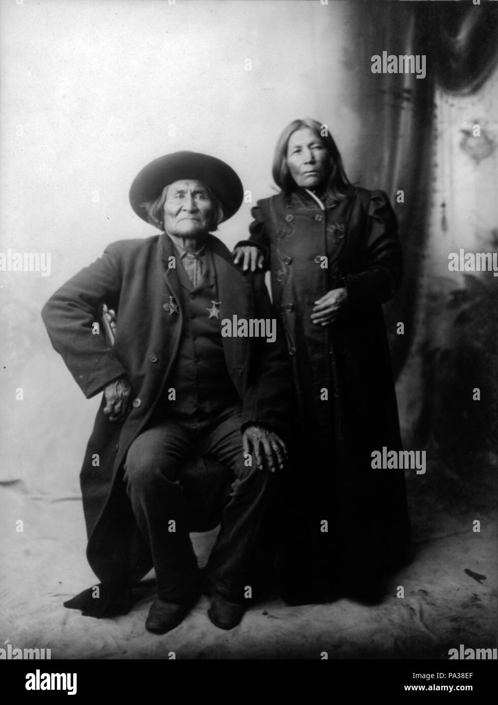 Apache native american history Black and White Stock Photos & Images ...