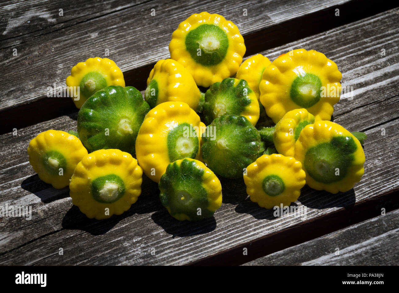 Small in shape and size hi-res stock photography and images - Alamy