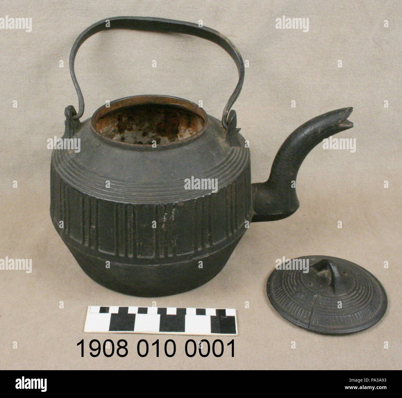 Iron kettle 19th century hi-res stock photography and images - Alamy