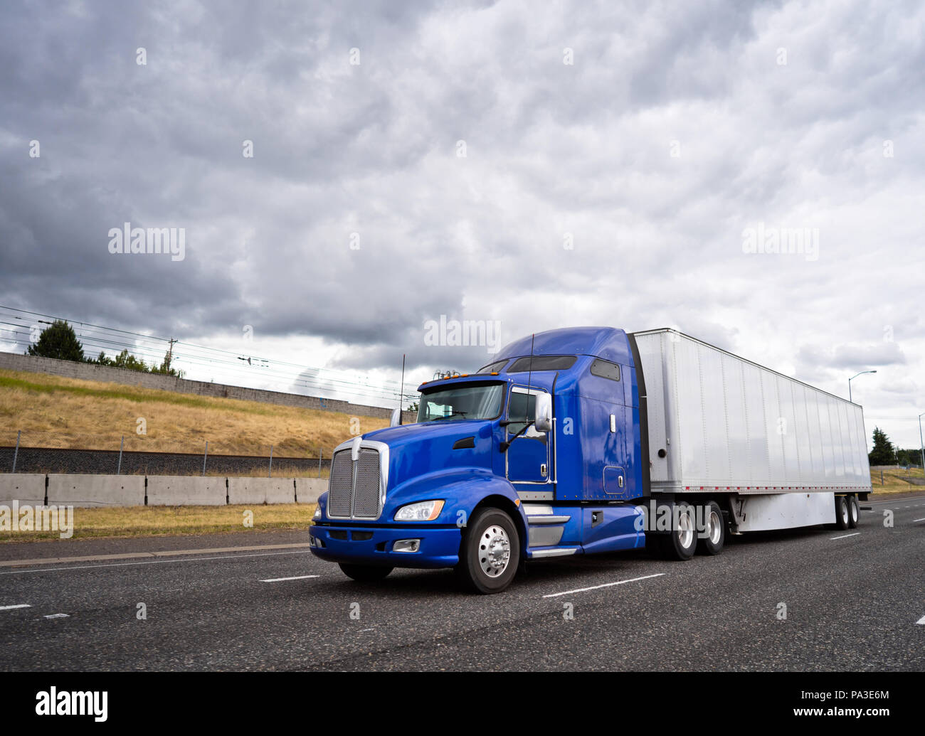 Kenworth Truck Highway High Resolution Stock Photography and Images - Alamy