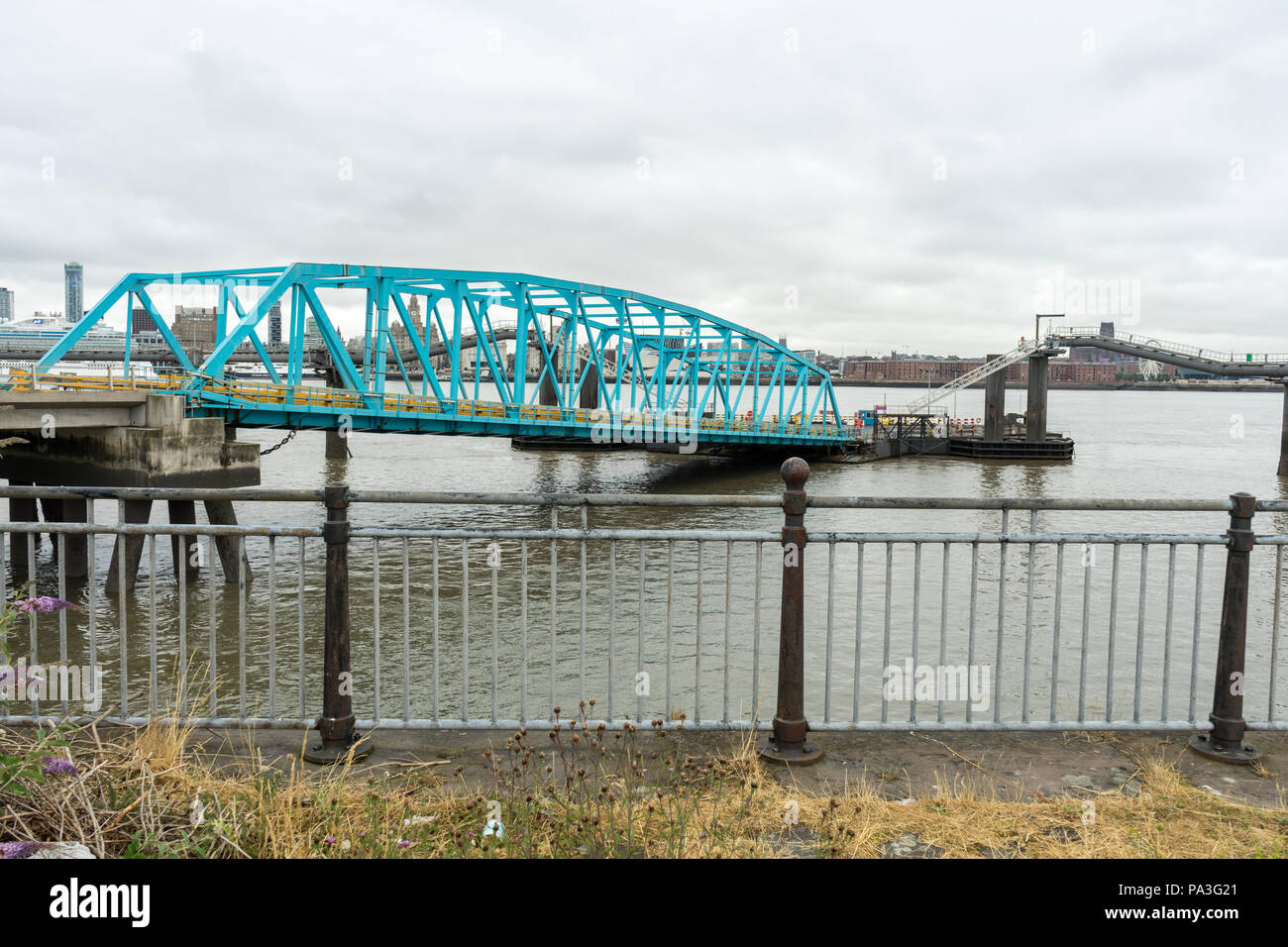 Birkenhead docks hi-res stock photography and images - Alamy
