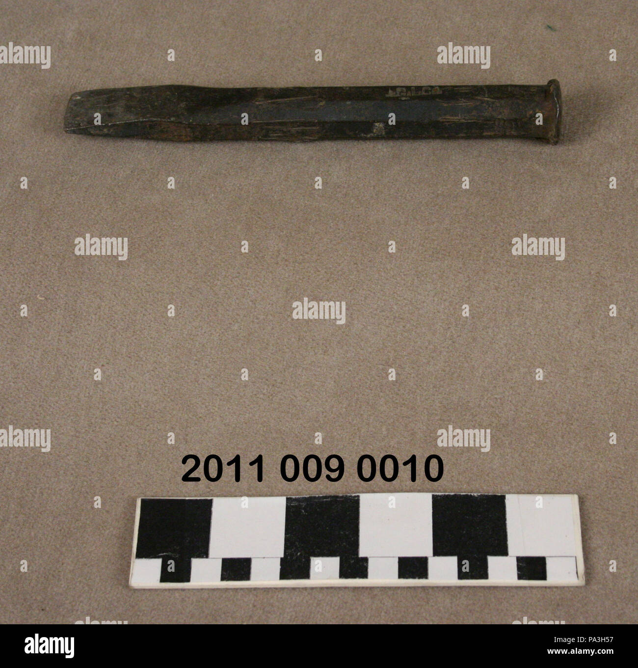 Masonry chisel hi-res stock photography and images - Alamy