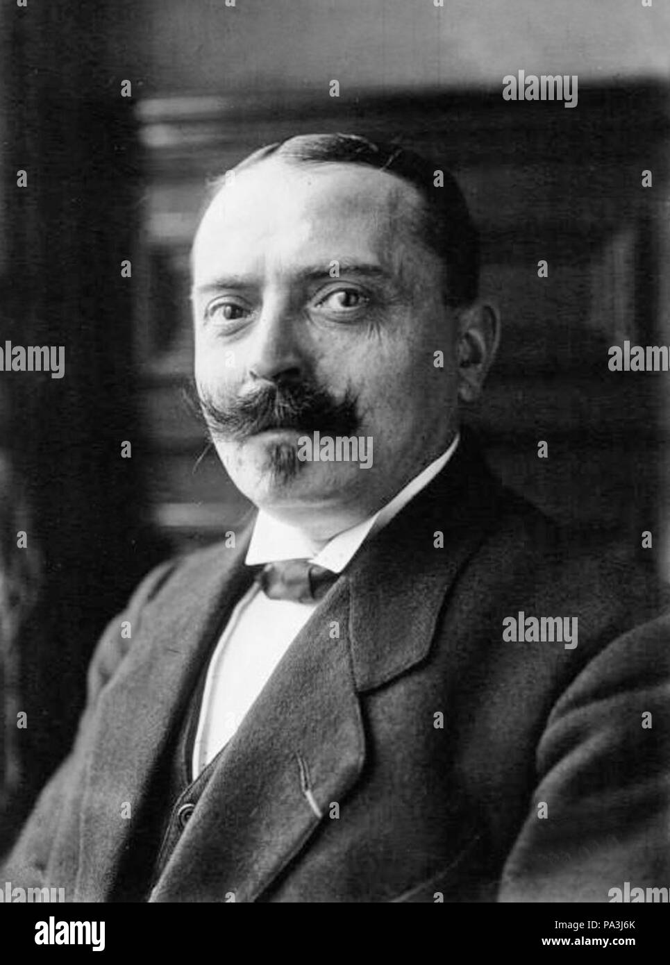 Artistic war photos hi-res stock photography and images - Alamy