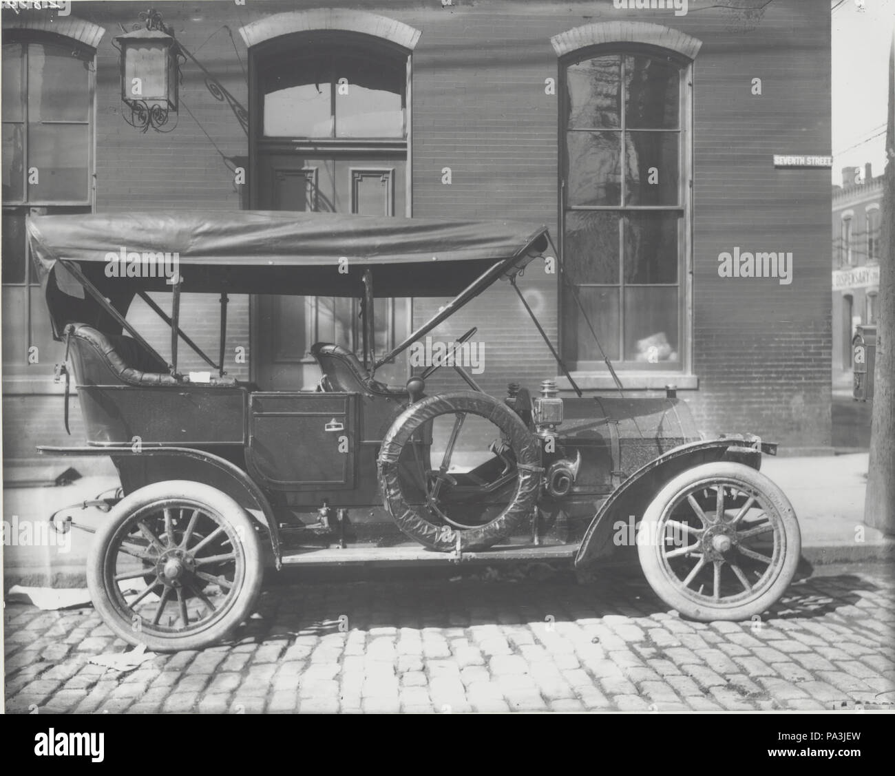 Unidentified car hi-res stock photography and images - Alamy