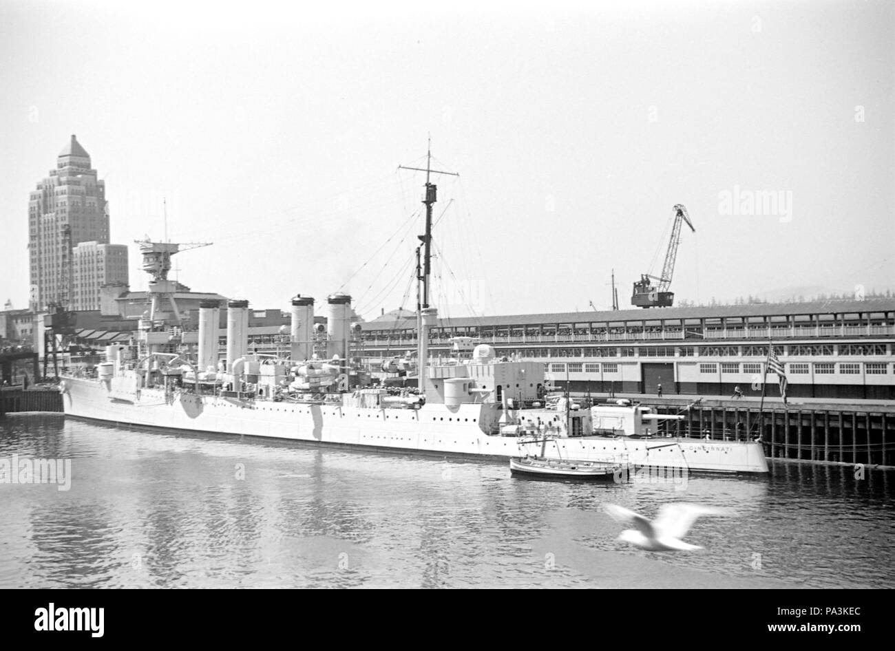 Uss cincinnati hi-res stock photography and images - Alamy