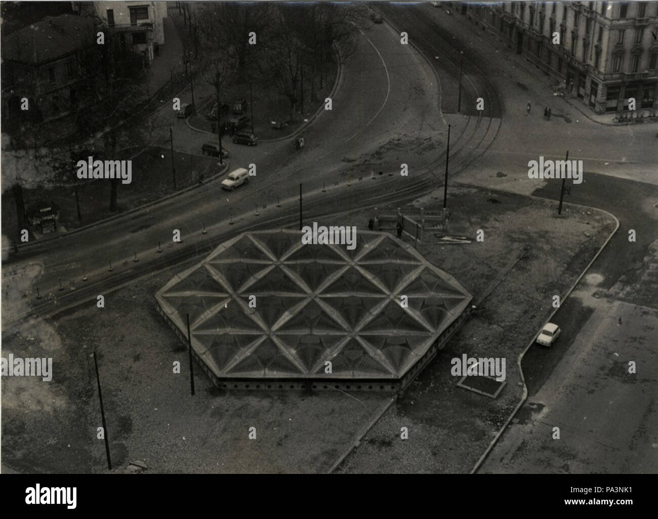 Milano metro map hi-res stock photography and images - Alamy