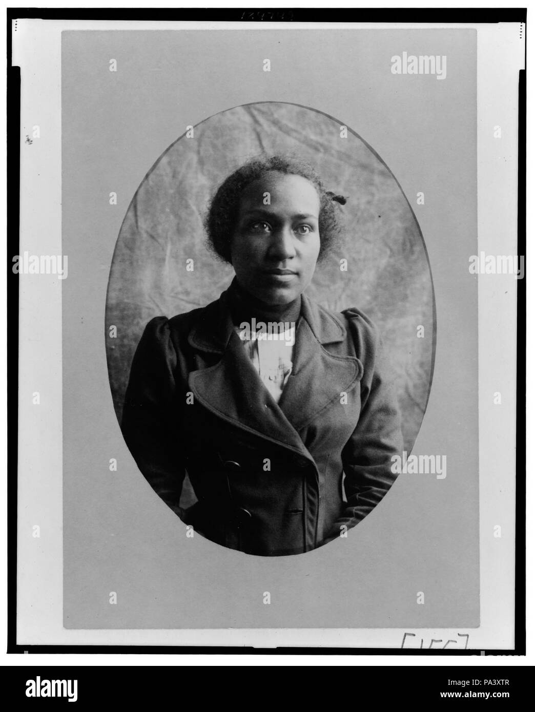 African american woman setting Black and White Stock Photos & Images ...