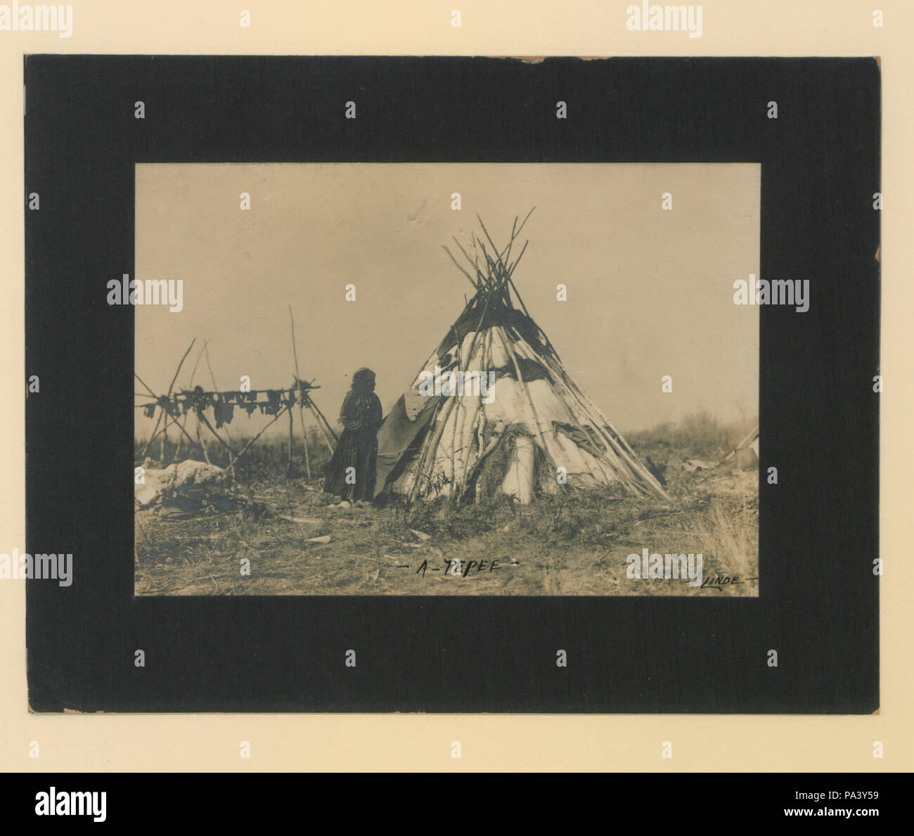 Native american tepee hi-res stock photography and images - Alamy