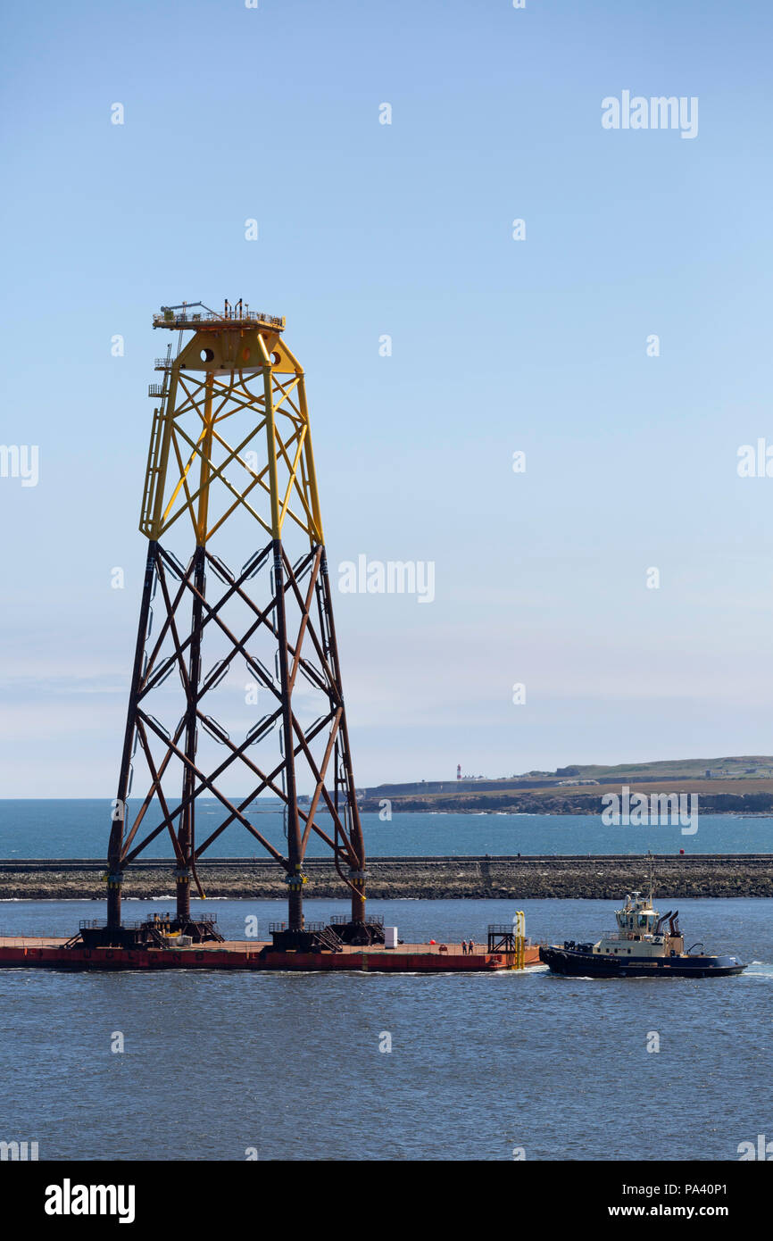 Offshore platform being towed to the mouth of the River Tyne at ...