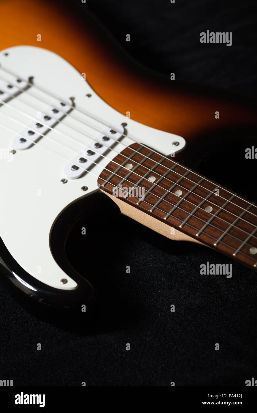 Close-up photo of electric guitar Stock Photo - Alamy