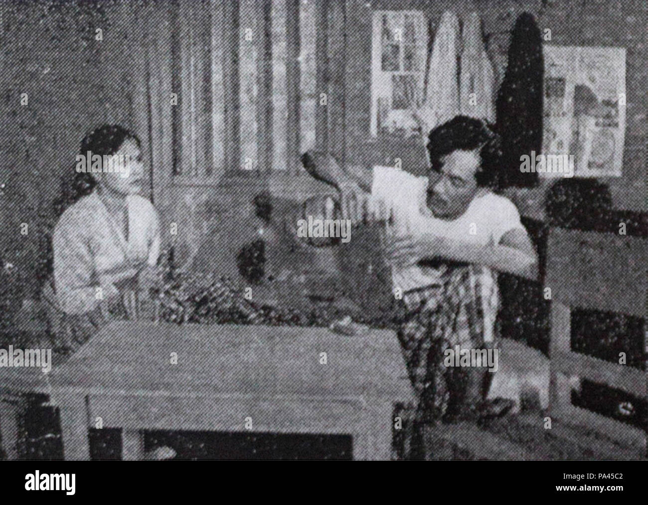 308 Taufan dari Barat P&K Apr 1953 p48 2 Stock Photo - Alamy