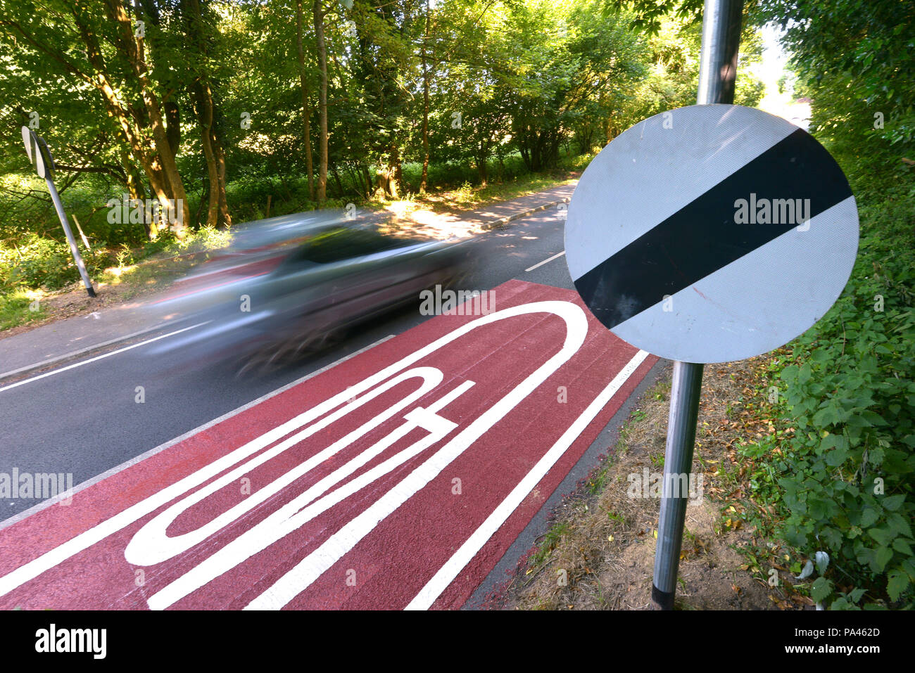 Uk national speed limit sign hi-res stock photography and images - Alamy