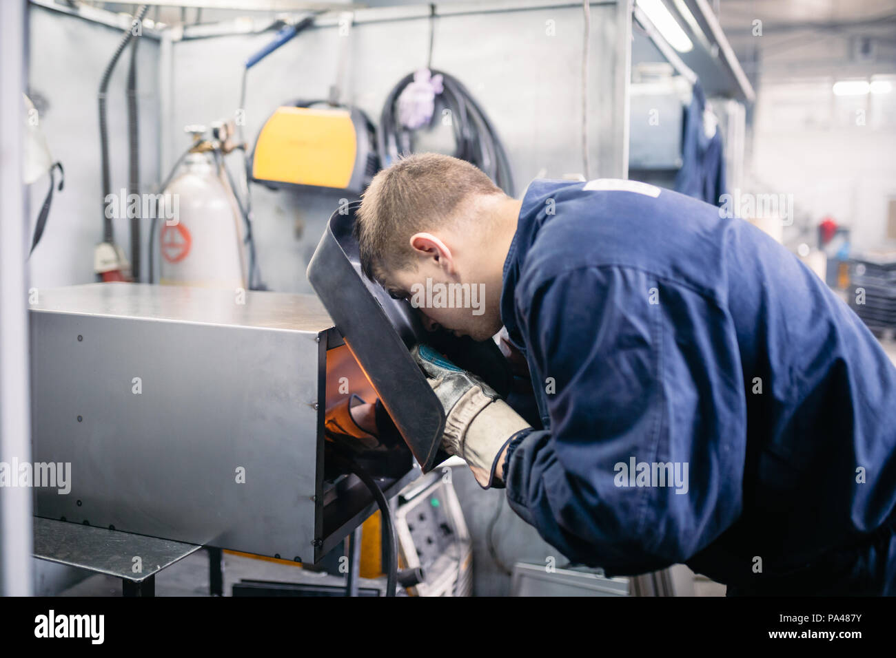 Hand welding hi-res stock photography and images - Alamy