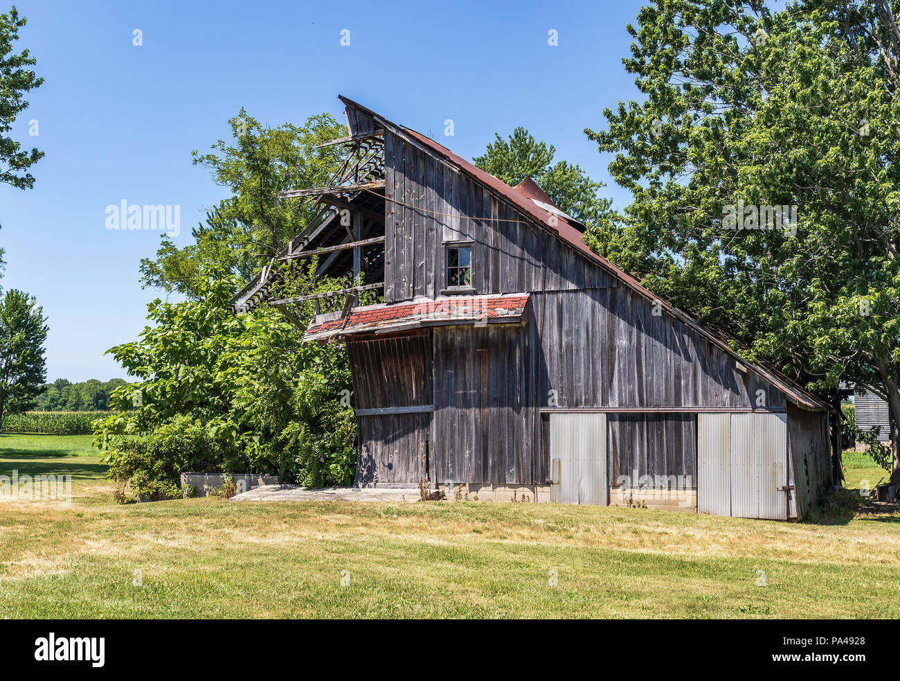 Decaying barn hi-res stock photography and images - Alamy