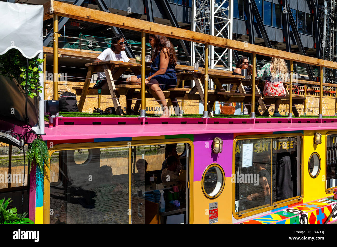 Floating cafe hi-res stock photography and images - Alamy