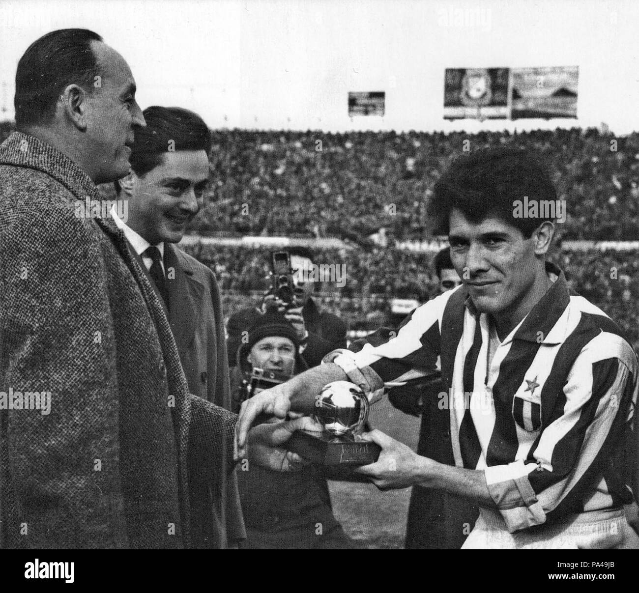 142 Juventus FC - Omar Sívori - Ballon d'Or 1961 Stock Photo - Alamy