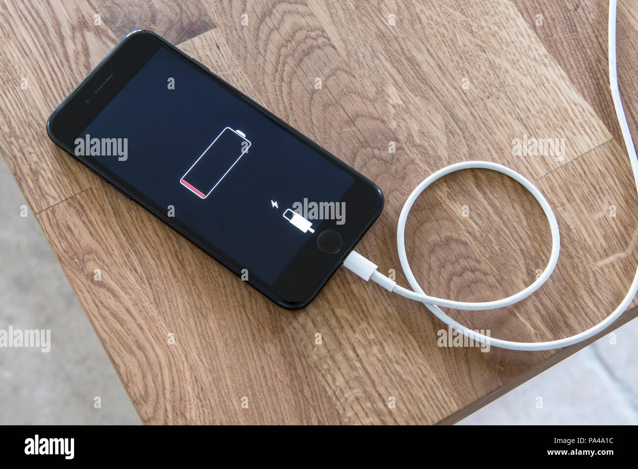 Charged phone hi-res stock photography and images - Alamy