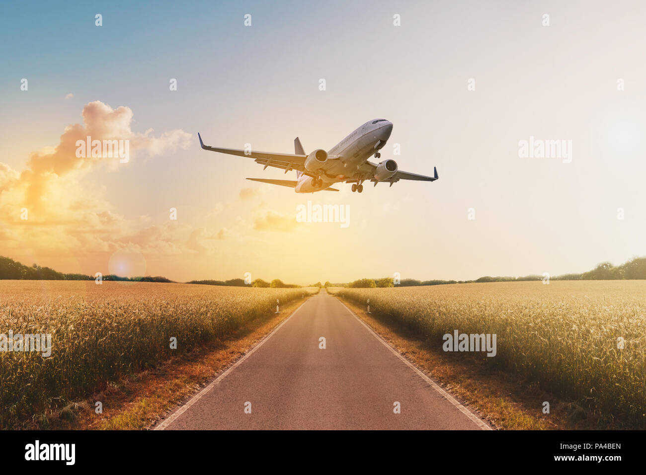 Airplane road background hi-res stock photography and images - Alamy