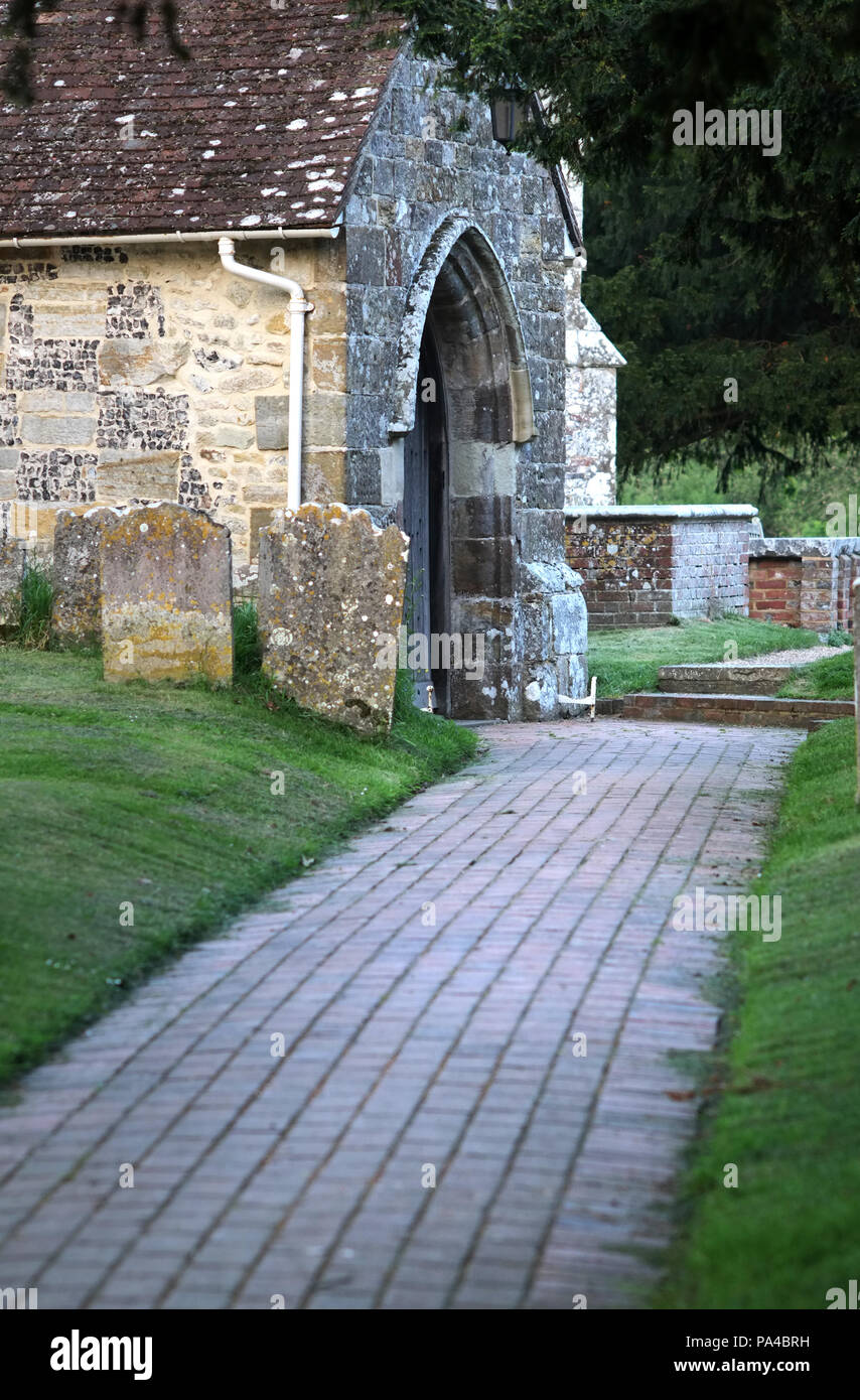 Brick pathway hi-res stock photography and images - Alamy