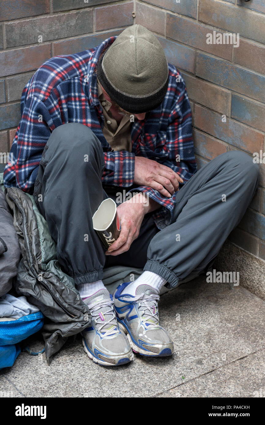 Homeless begging on london bridge High Resolution Stock Photography and ...
