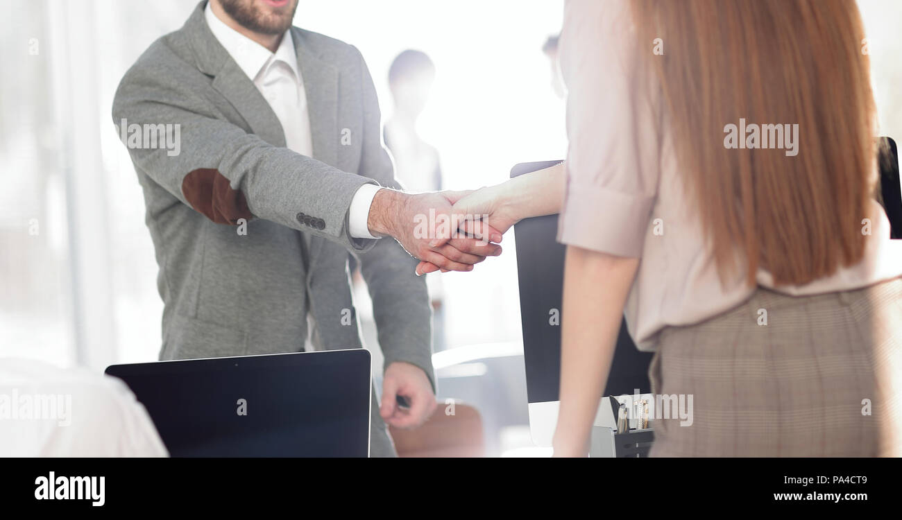 welcome handshake financial partners Stock Photo - Alamy