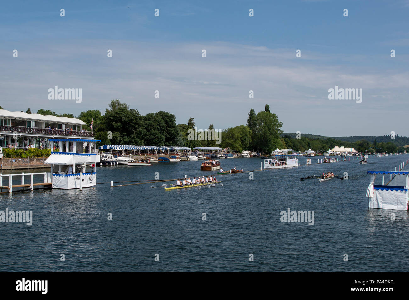 Reach finish line hi-res stock photography and images - Alamy