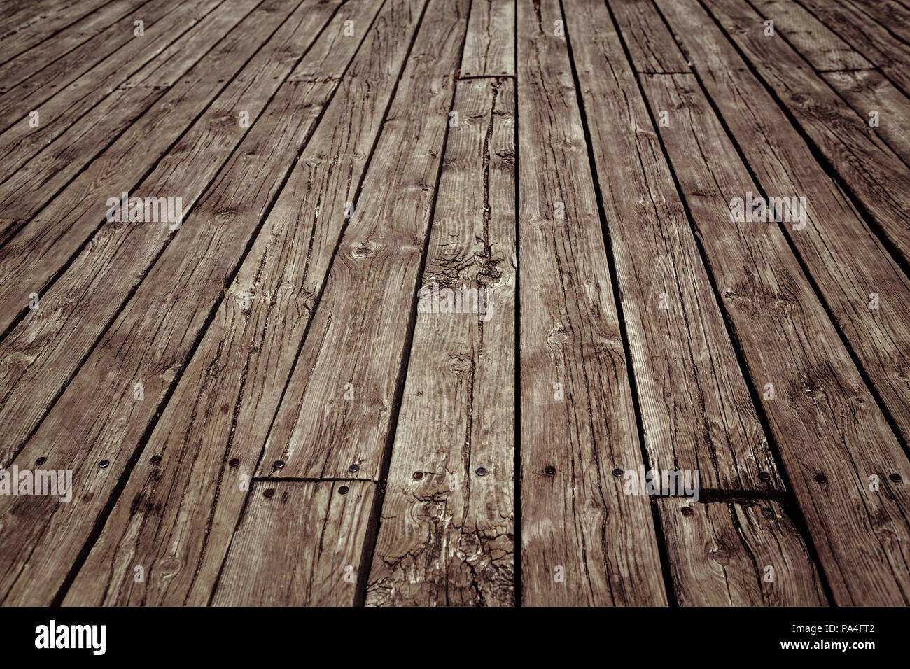 Dark wood boardwalk texture hi-res stock photography and images - Alamy