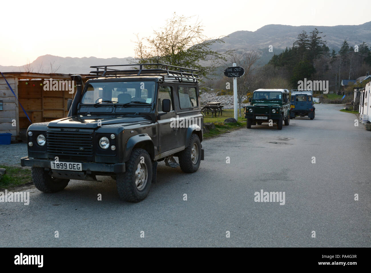 Land rover parked hi-res stock photography and images - Alamy