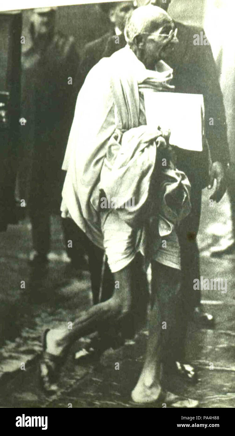 Round table conference hi-res stock photography and images - Alamy