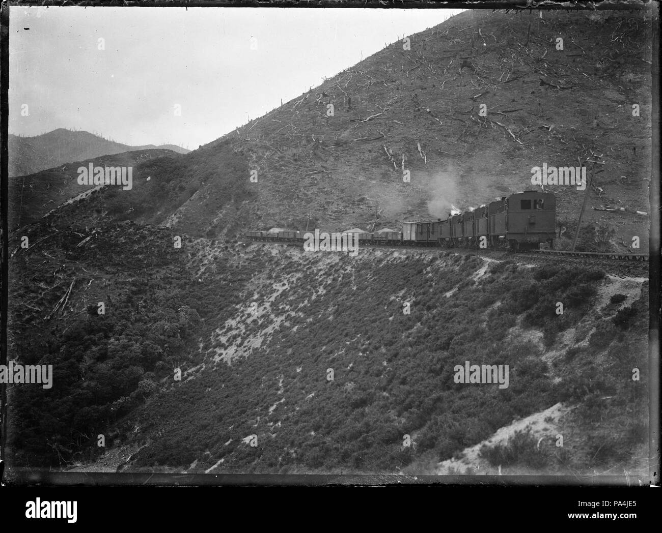 83 Five-engine (H class) Fell train on the Rimutaka Incline, ca 1901 ...