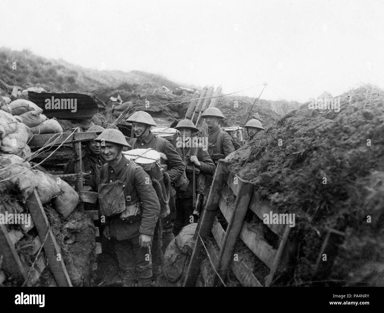 Official photograph taken on the British Western Front showing soldiers ...