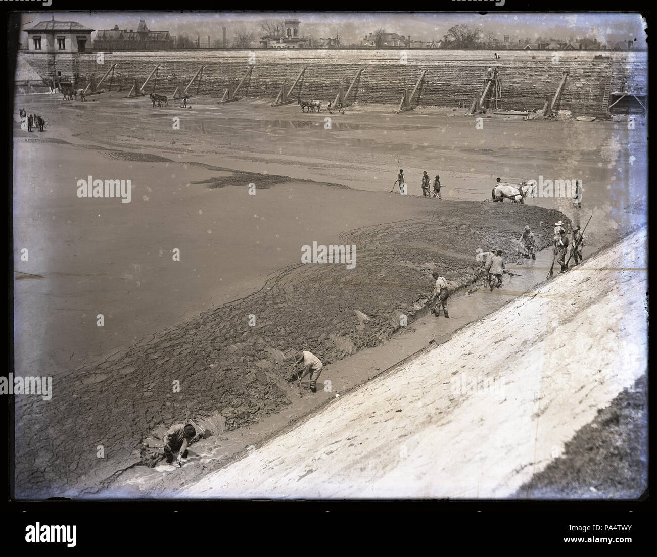 Reservoir park hi-res stock photography and images - Alamy