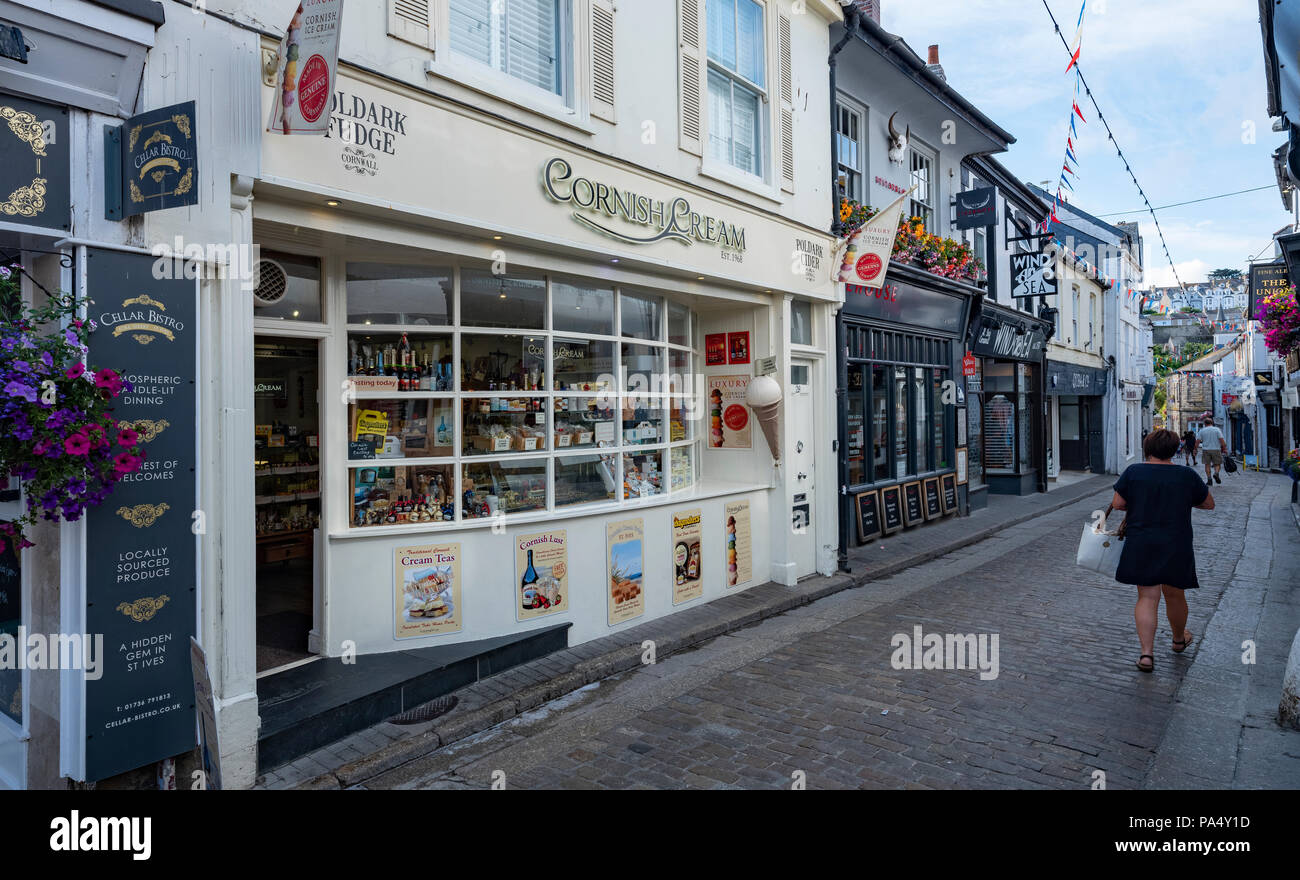St.Ives Cornish Cream Fudge Shop Fore Street Stock Photo - Alamy